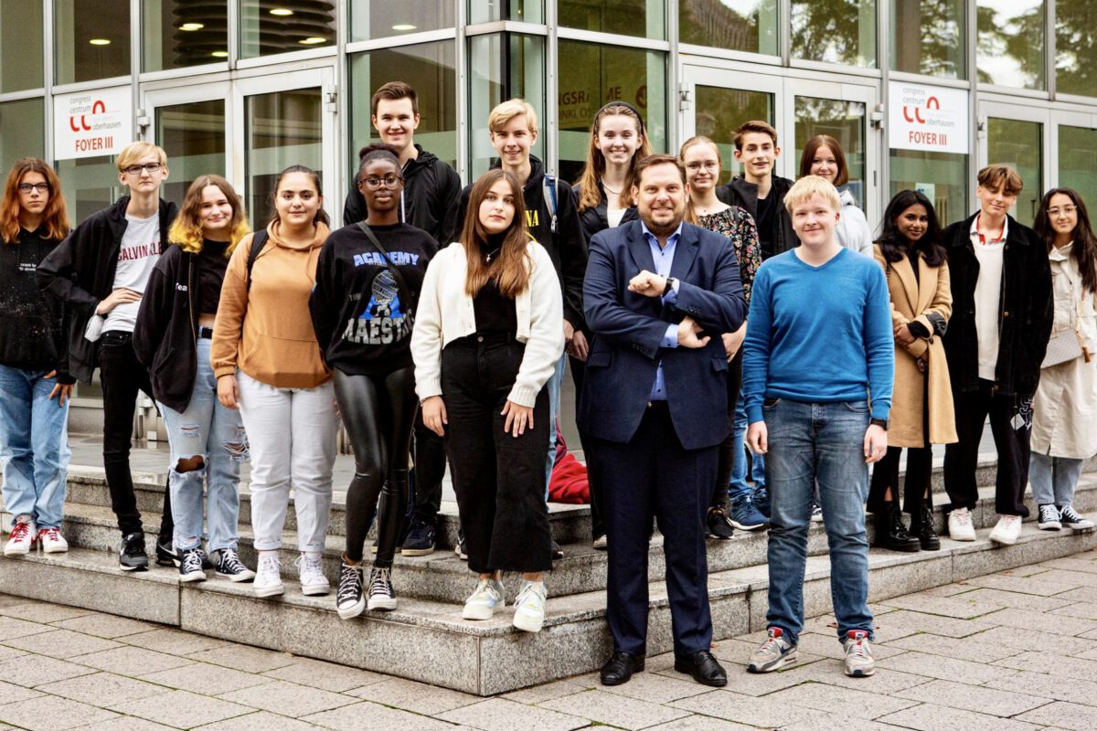 „Fasia“- Schülerin ist neue Vorsitzende des Jugendparlaments – Fasia ...